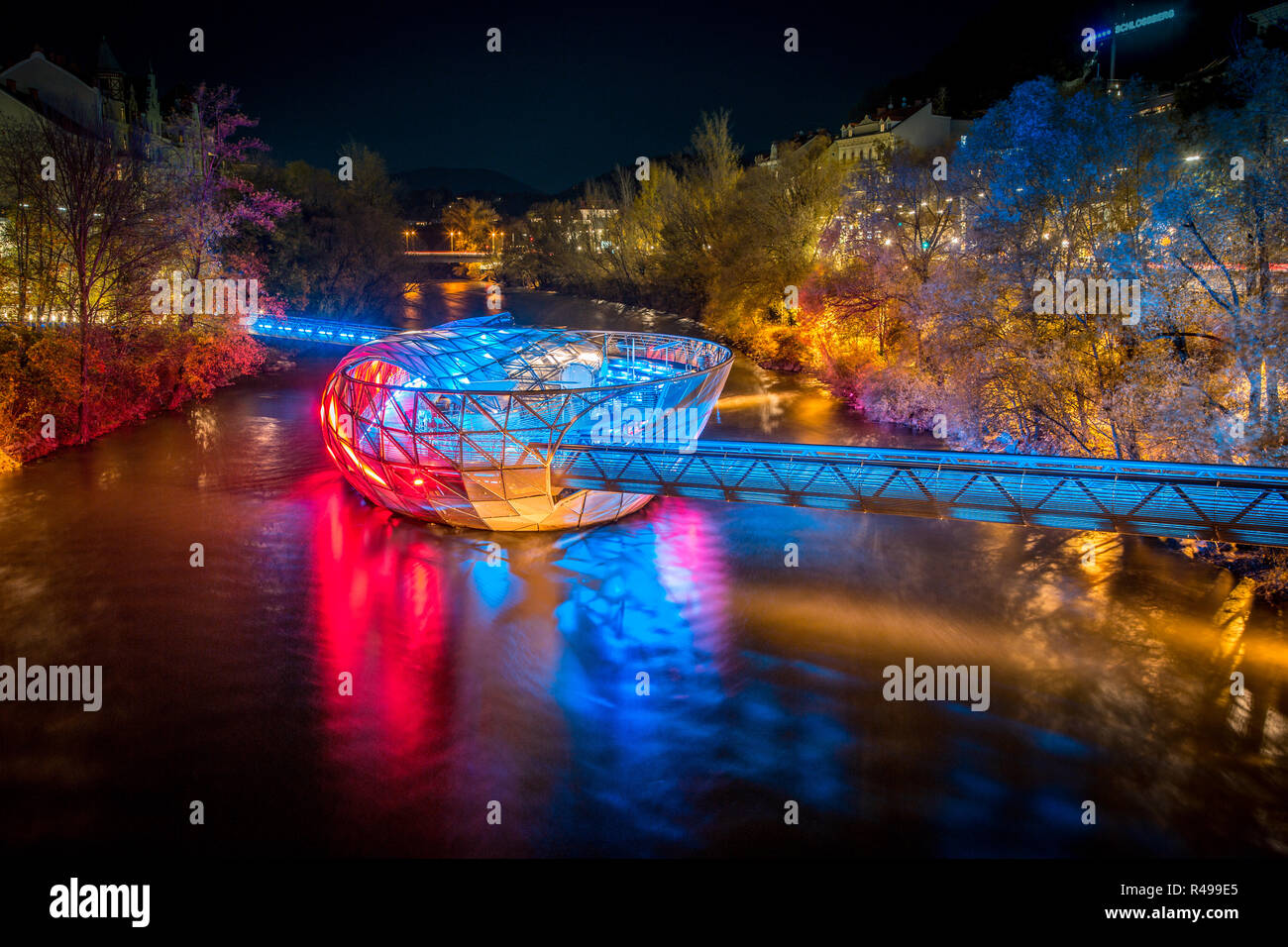 Graz mur insel in der steiermark -Fotos und -Bildmaterial in hoher ...