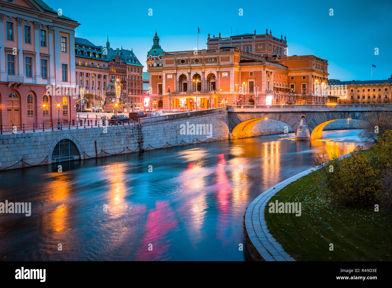 Königliche oper -Fotos und -Bildmaterial in hoher Auflösung – Alamy