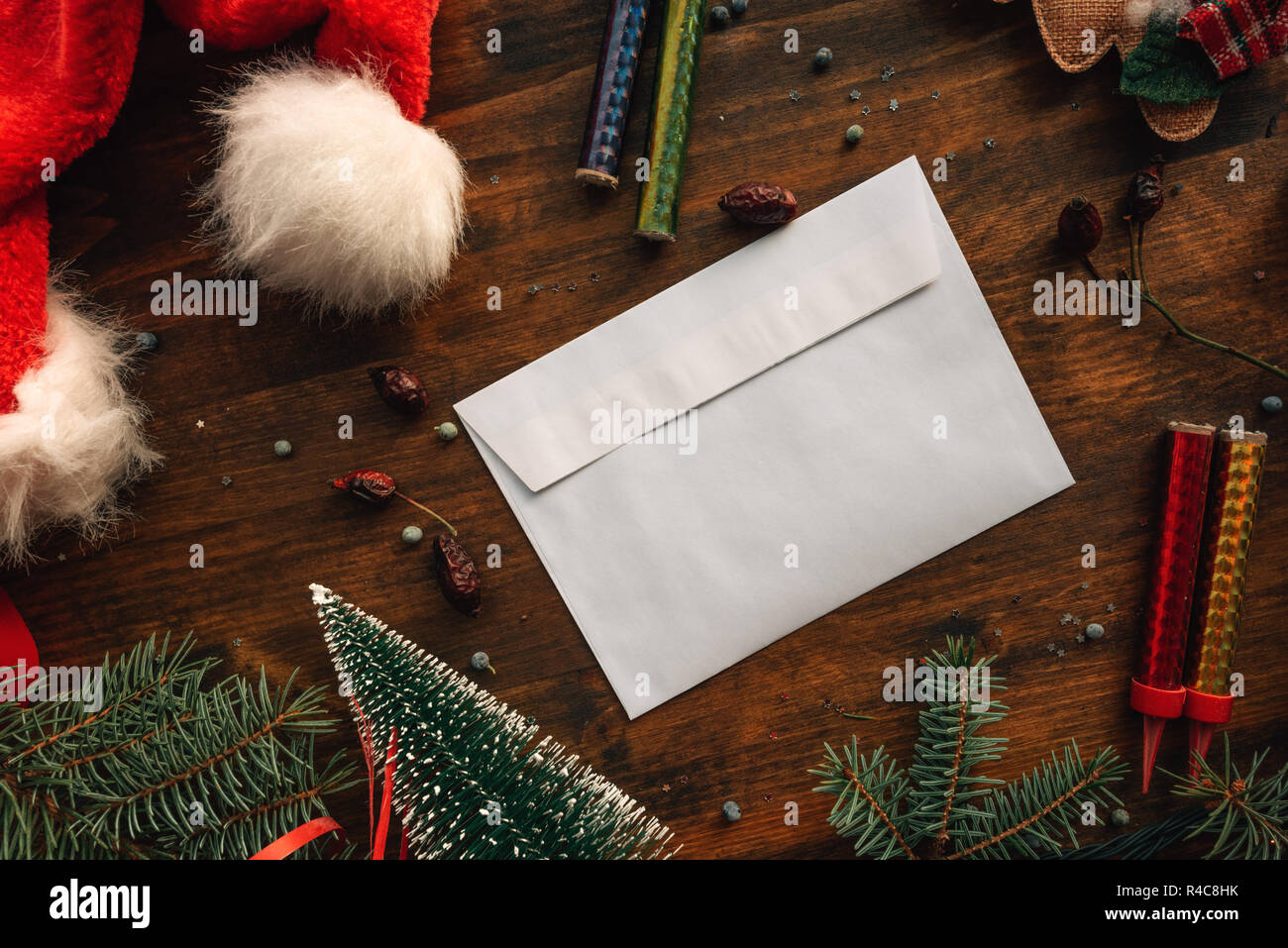 Brief an weihnachtsmann -Fotos und -Bildmaterial in hoher Auflösung – Alamy