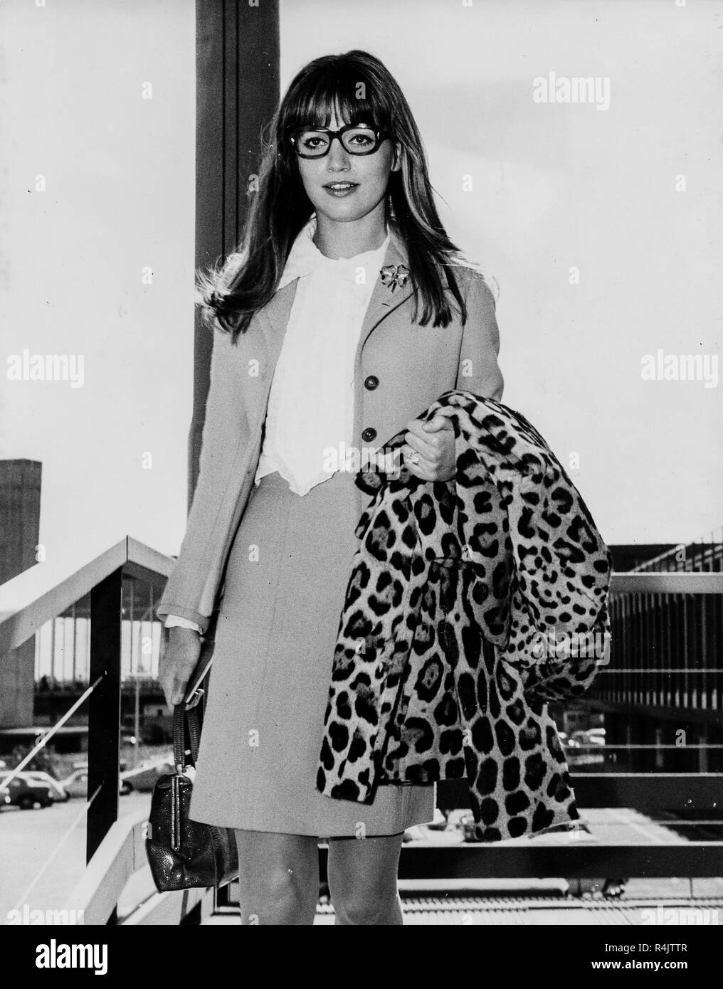 Catherine spaak Schwarzweiß-Stockfotos und -bilder - Alamy