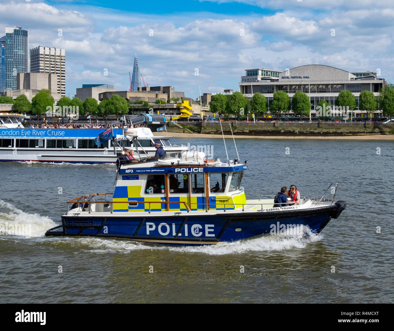 London river polizeiboot -Fotos und -Bildmaterial in hoher Auflösung ...