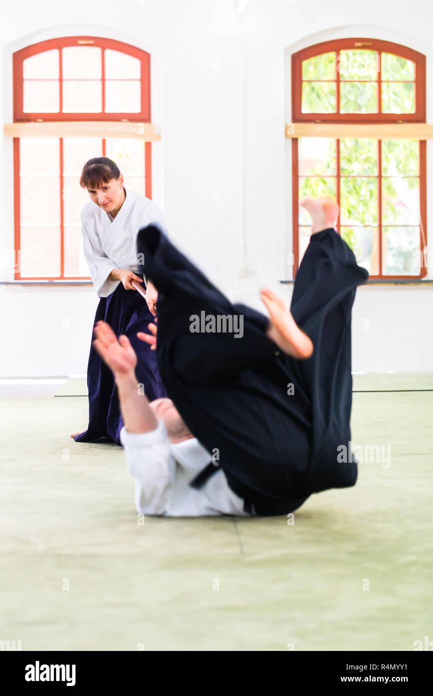 Stick fight -Fotos und -Bildmaterial in hoher Auflösung – Alamy