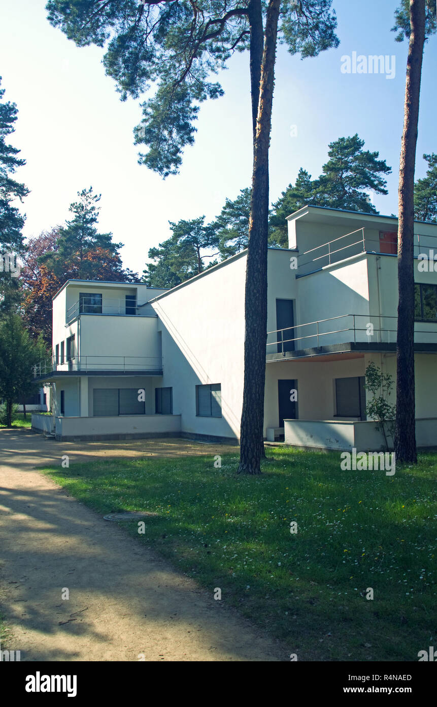 Bauhausstil architektur -Fotos und -Bildmaterial in hoher Auflösung – Alamy