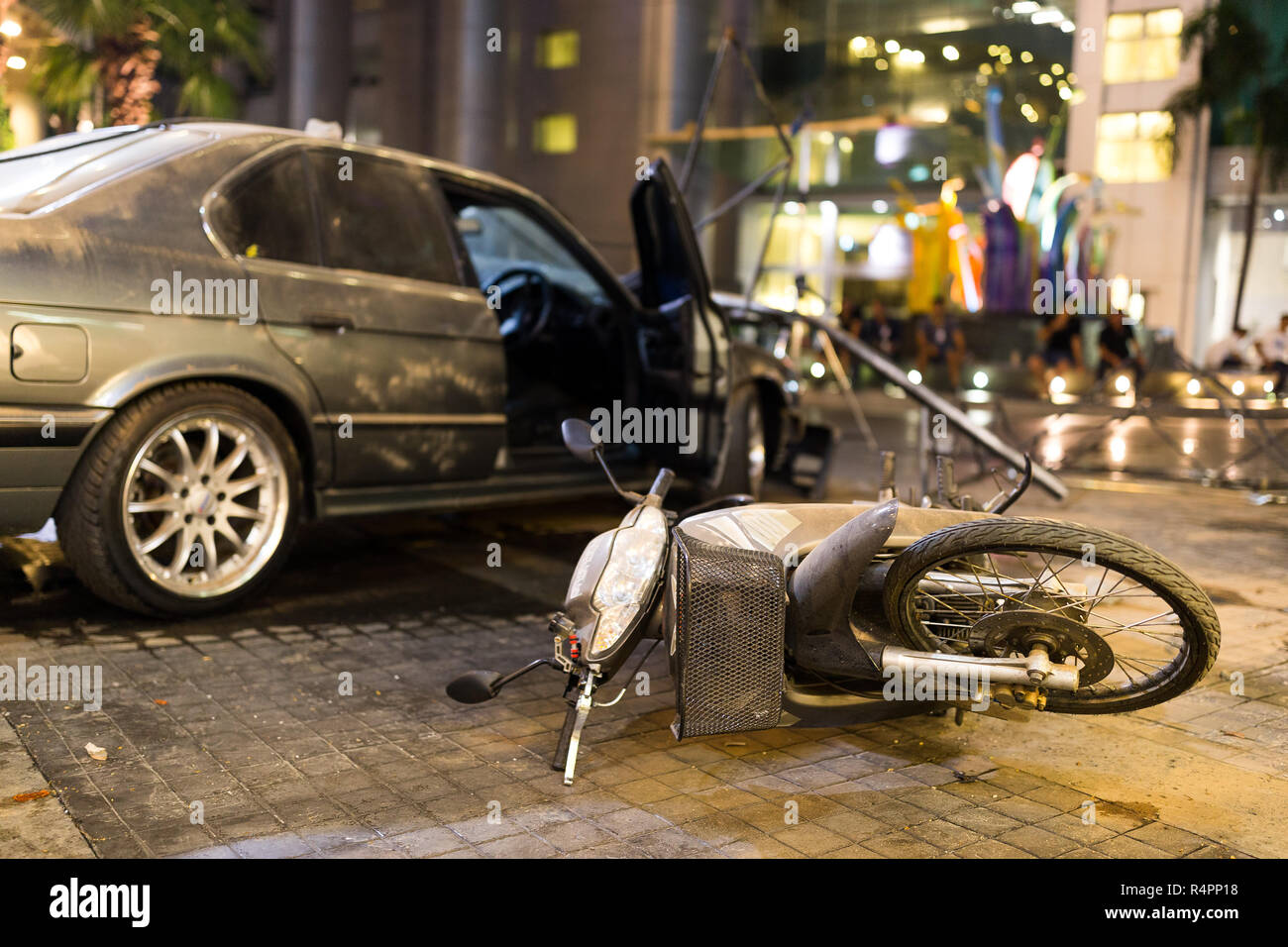 Schwerer motorradunfall -Fotos und -Bildmaterial in hoher Auflösung – Alamy