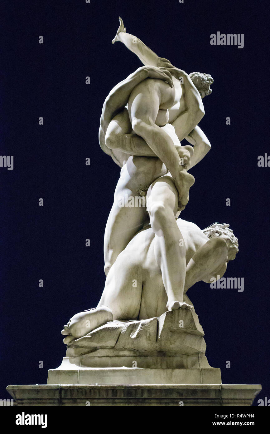 Florenz, Toskana, Italien. Die Loggia dei Lanzi in der Nacht. Marmor ...