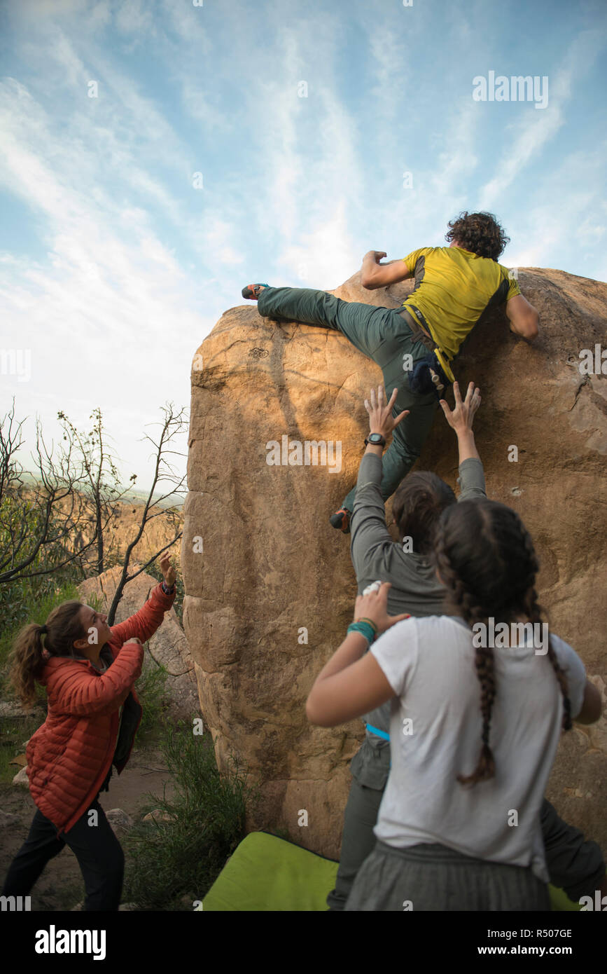 Bergsteiger team -Fotos und -Bildmaterial in hoher Auflösung – Alamy