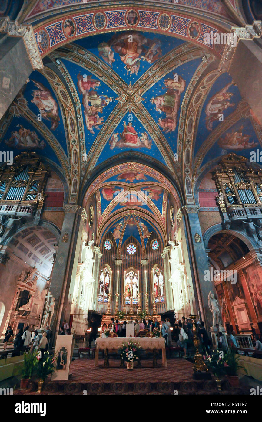 Gotischer hochaltar der marienkirche Stockfotos und -bilder Kaufen - Seite 2 - Alamy