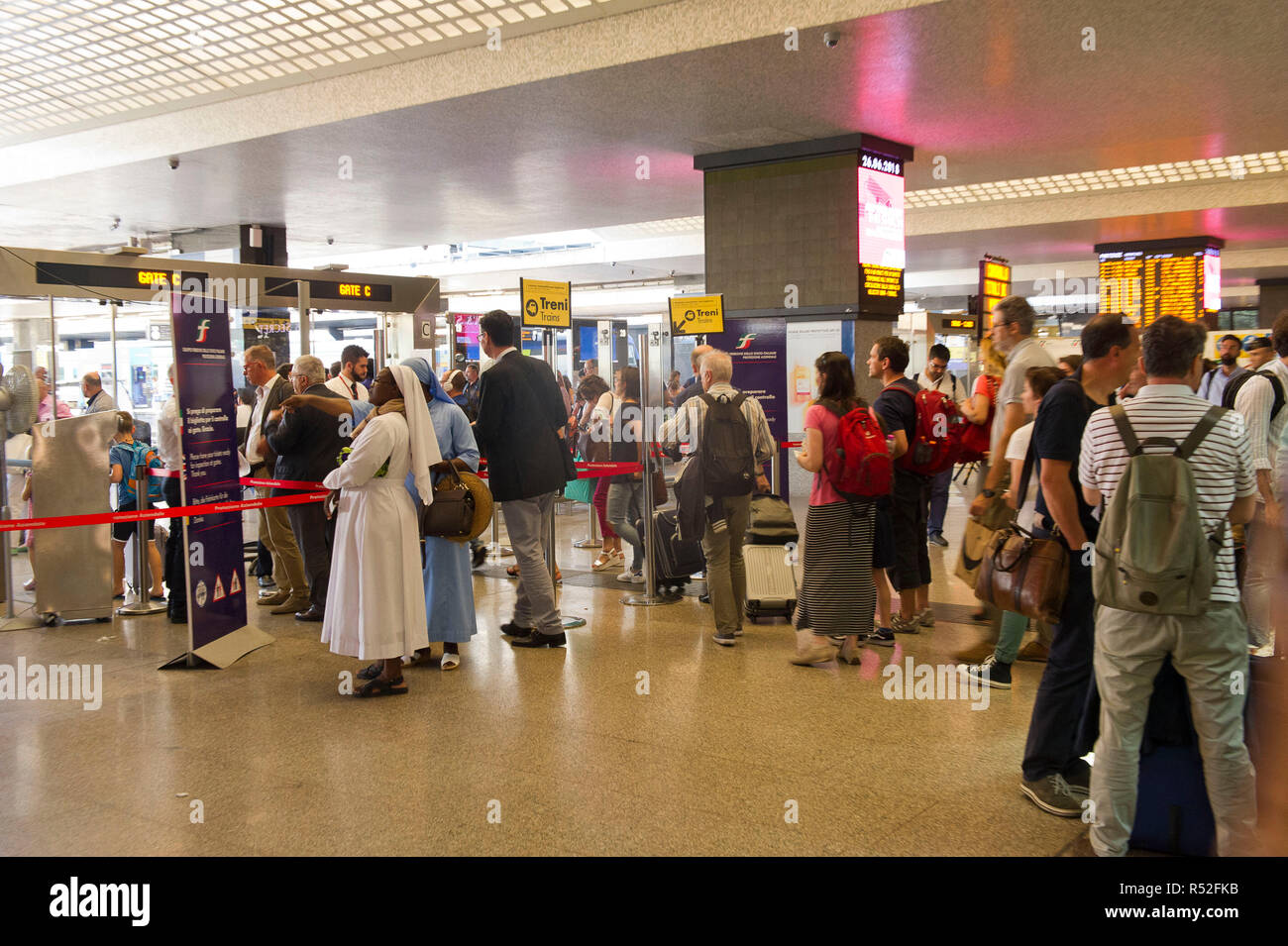 Stazione termini roma italia -Fotos und -Bildmaterial in hoher ...