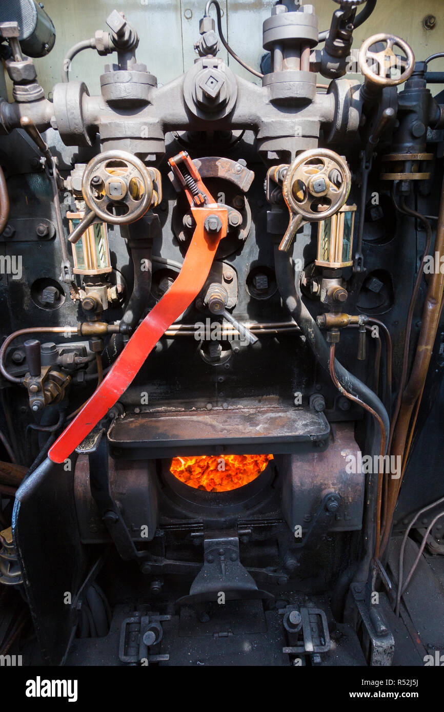 Dampflokomotive Fahrerkabine mit Feuer box/firebox & Treiber steuert ...