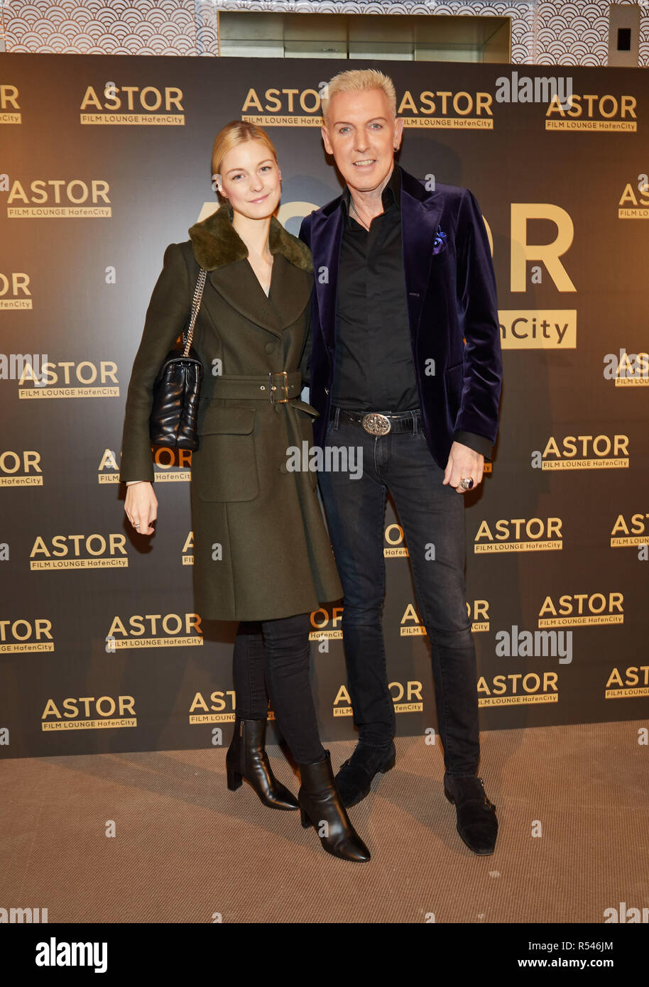 Hamburg, Deutschland. 29 Nov, 2018. H.P. Baxxter, Sänger, und seine ...