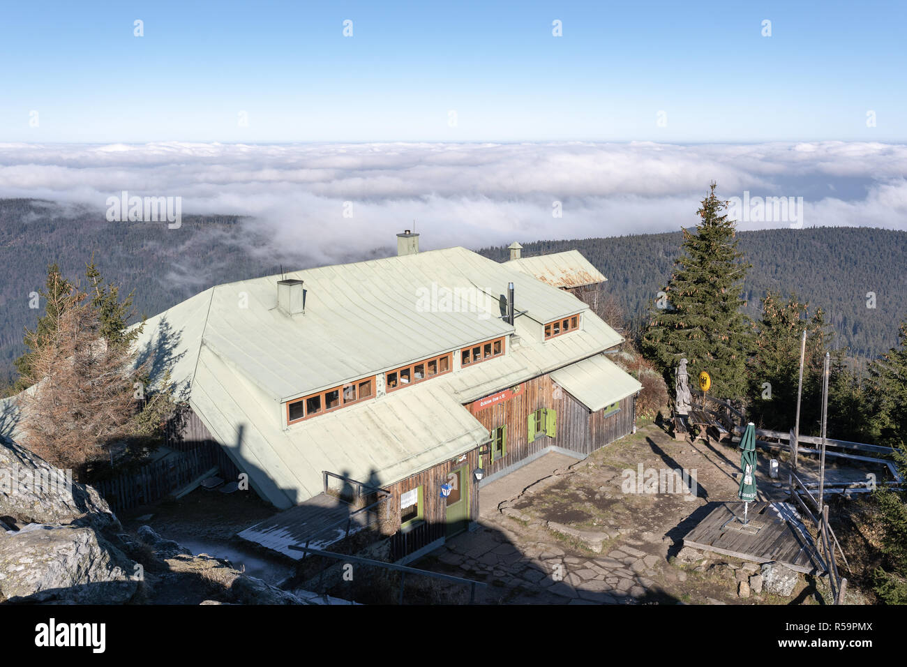 Grosser Osser Deutschland. Hütte auf dem Gipfel des Mount Grosser Osser ...