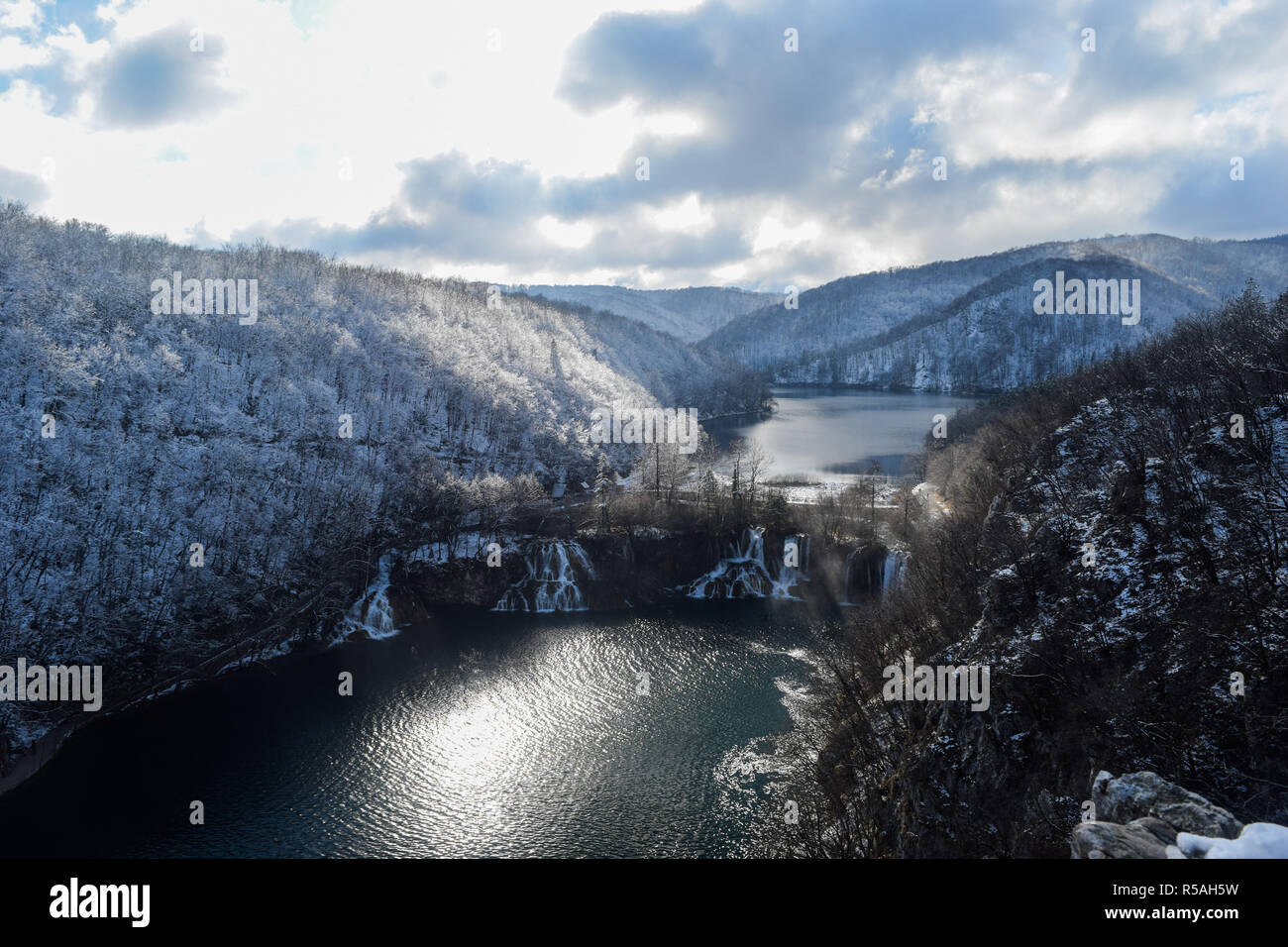 Plitvice lake winter -Fotos und -Bildmaterial in hoher Auflösung – Alamy