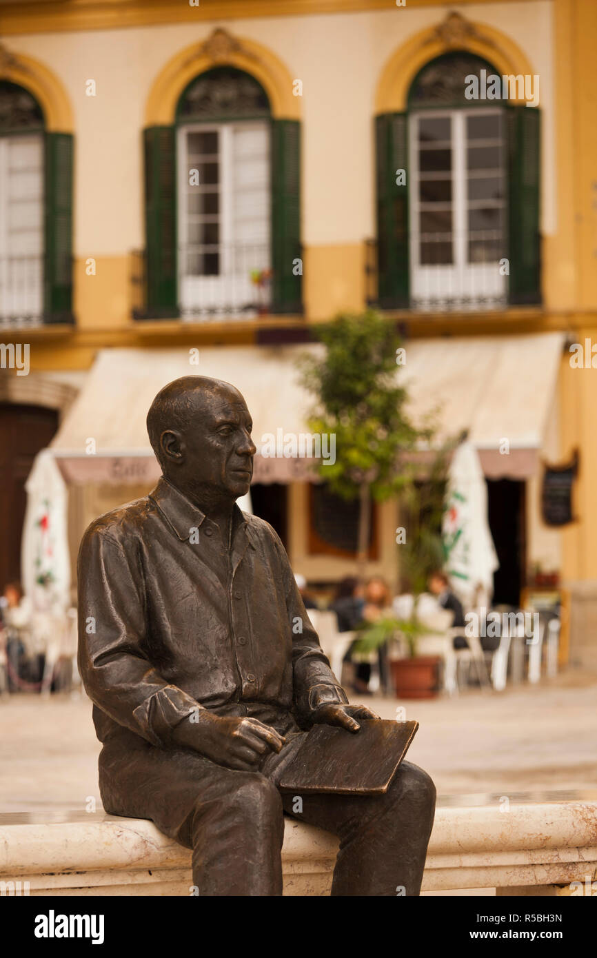 Statua di pablo picasso -Fotos und -Bildmaterial in hoher Auflösung – Alamy