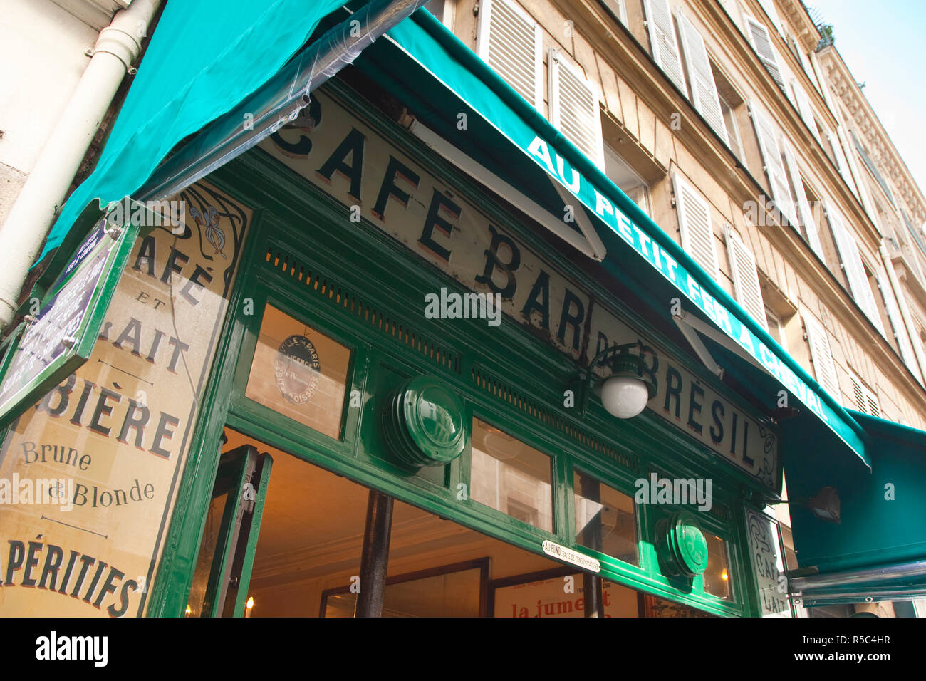 Paris cafe le marais -Fotos und -Bildmaterial in hoher Auflösung – Alamy