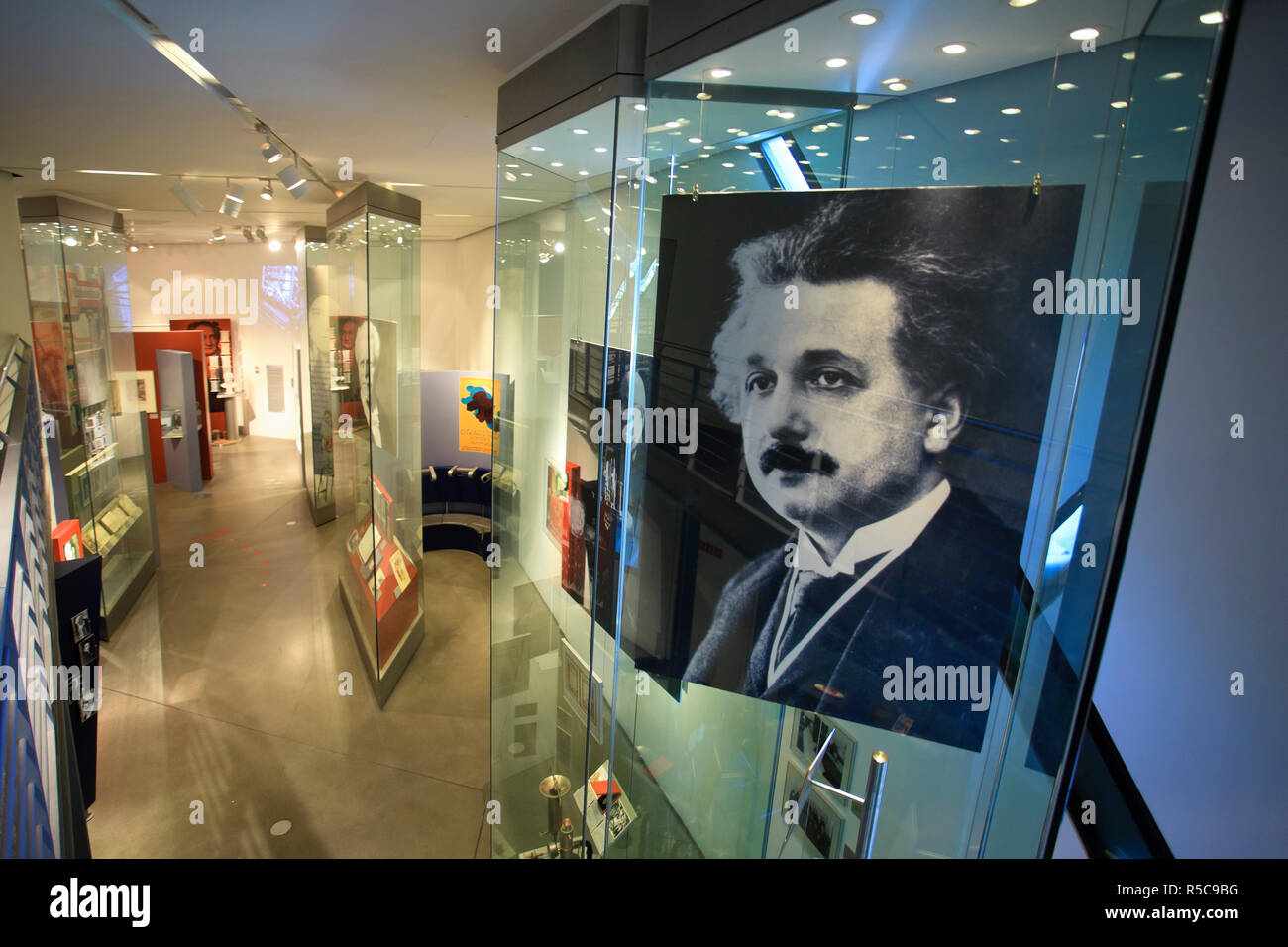 Jewish museum interior inside berlin -Fotos und -Bildmaterial in hoher ...