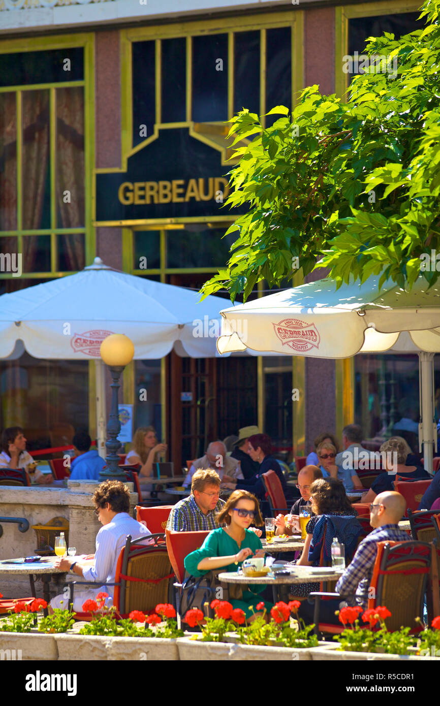 Gerbeaud cukraszda -Fotos und -Bildmaterial in hoher Auflösung – Alamy