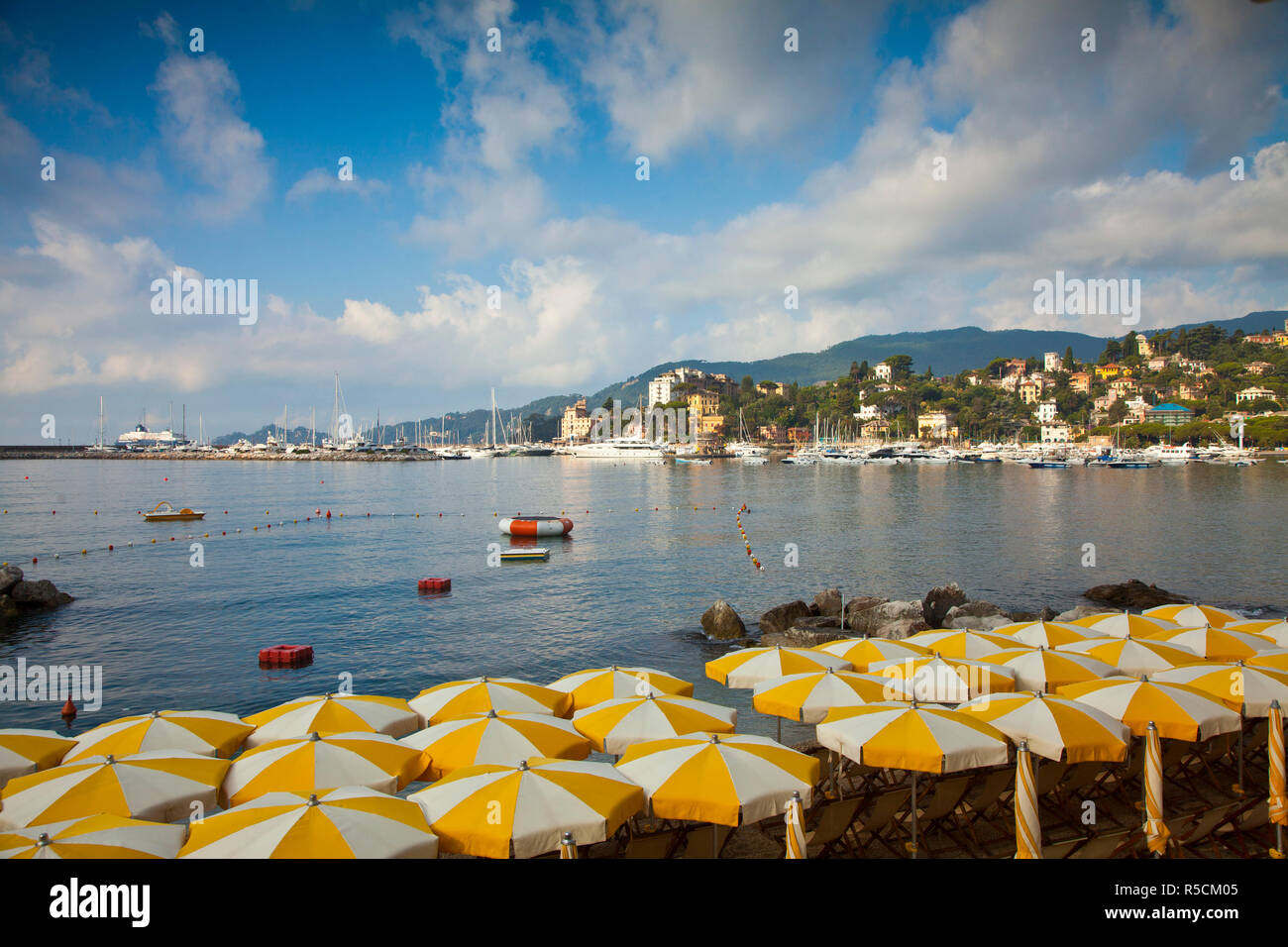 Rapallo beach -Fotos und -Bildmaterial in hoher Auflösung – Alamy