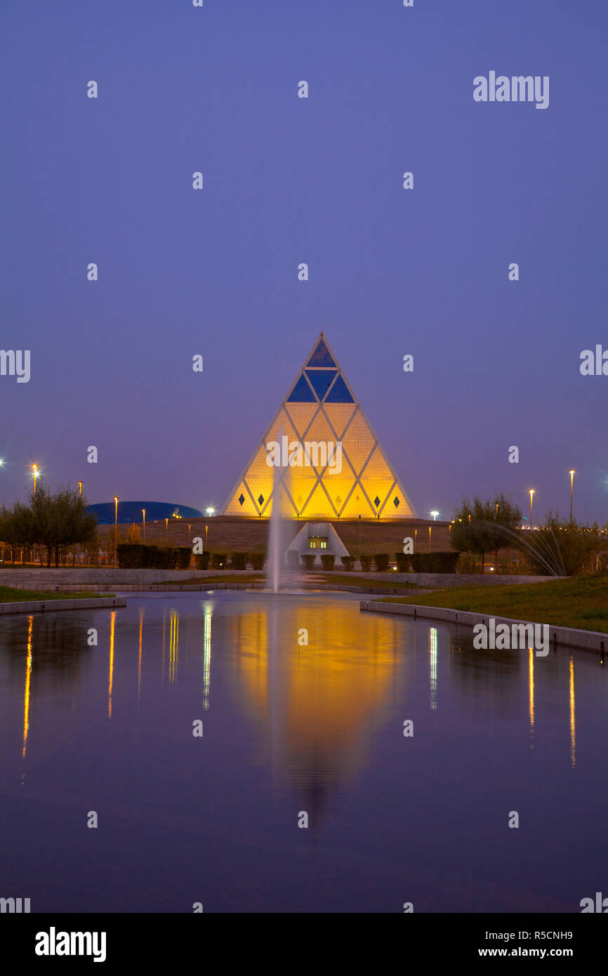Pyramid of peace and accord -Fotos und -Bildmaterial in hoher Auflösung ...