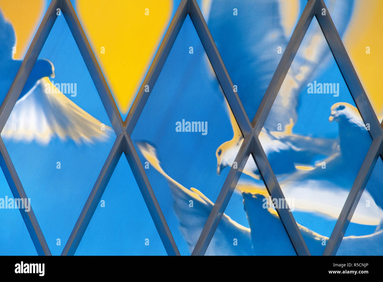 Pyramid of peace and accord -Fotos und -Bildmaterial in hoher Auflösung ...