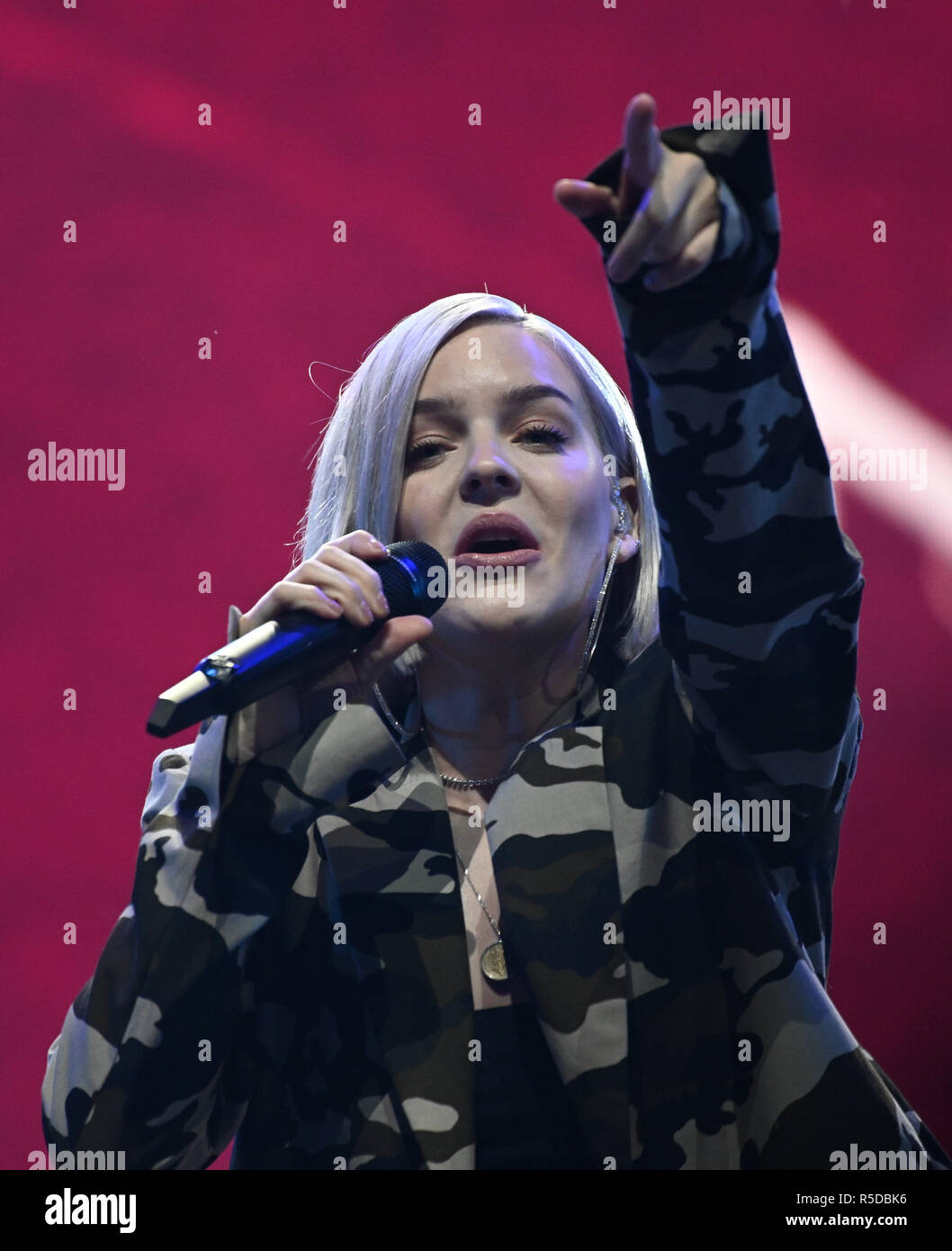 Anne marie nicholson 2018 -Fotos und -Bildmaterial in hoher Auflösung ...