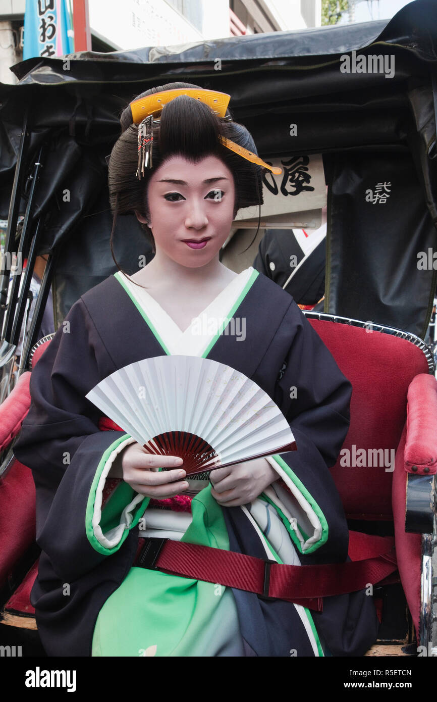 Geishas in tokio -Fotos und -Bildmaterial in hoher Auflösung – Alamy
