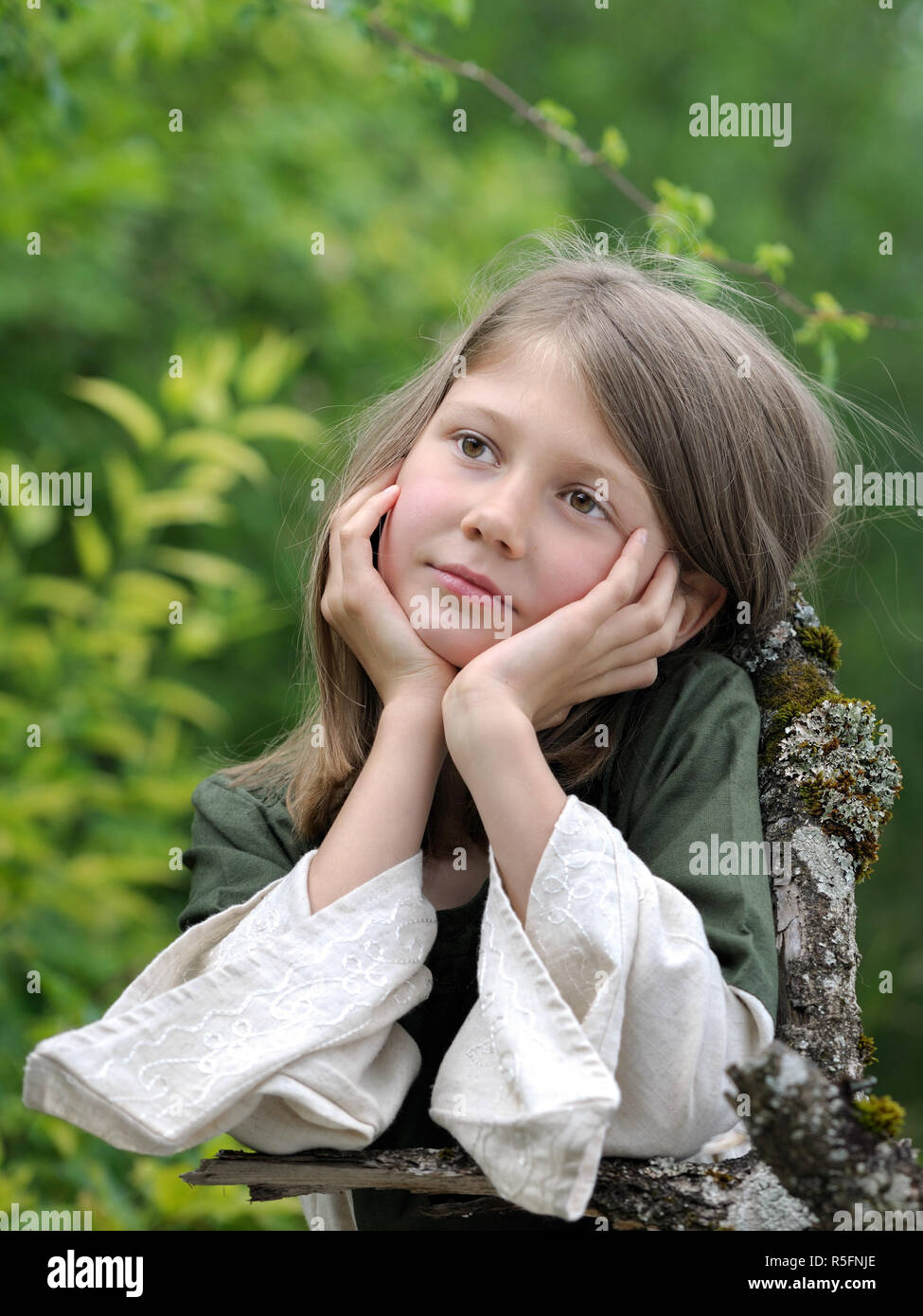 Kindheit mittelalter -Fotos und -Bildmaterial in hoher Auflösung – Alamy