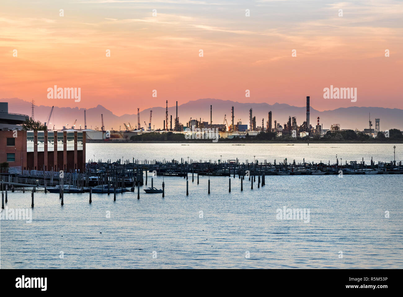 Marghera port -Fotos und -Bildmaterial in hoher Auflösung – Alamy