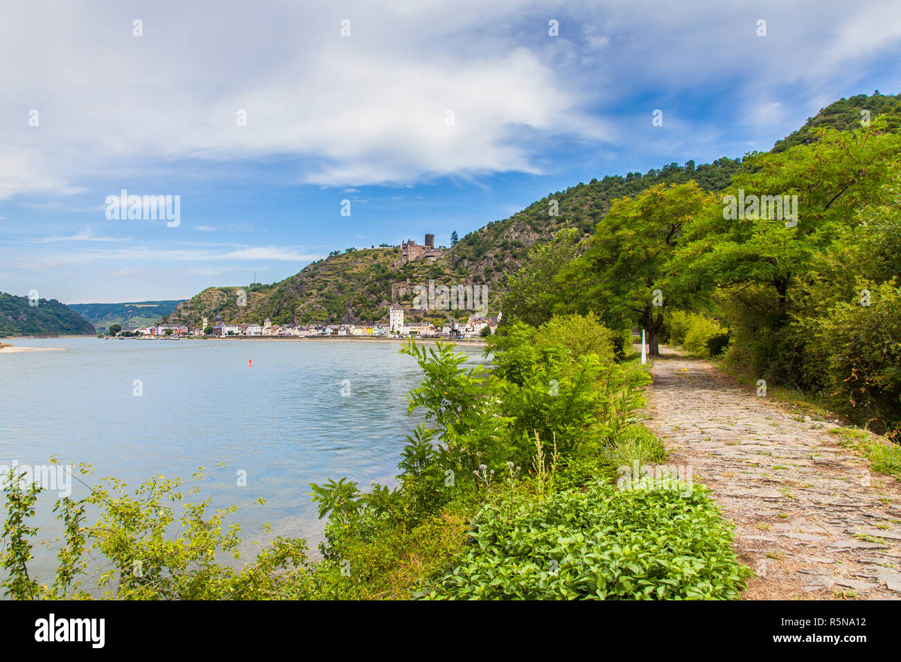 Loreley rock on river rhine -Fotos und -Bildmaterial in hoher Auflösung ...
