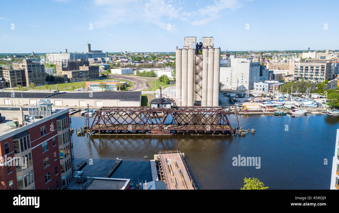 Kinnickinnic river milwaukee river -Fotos und -Bildmaterial in hoher ...