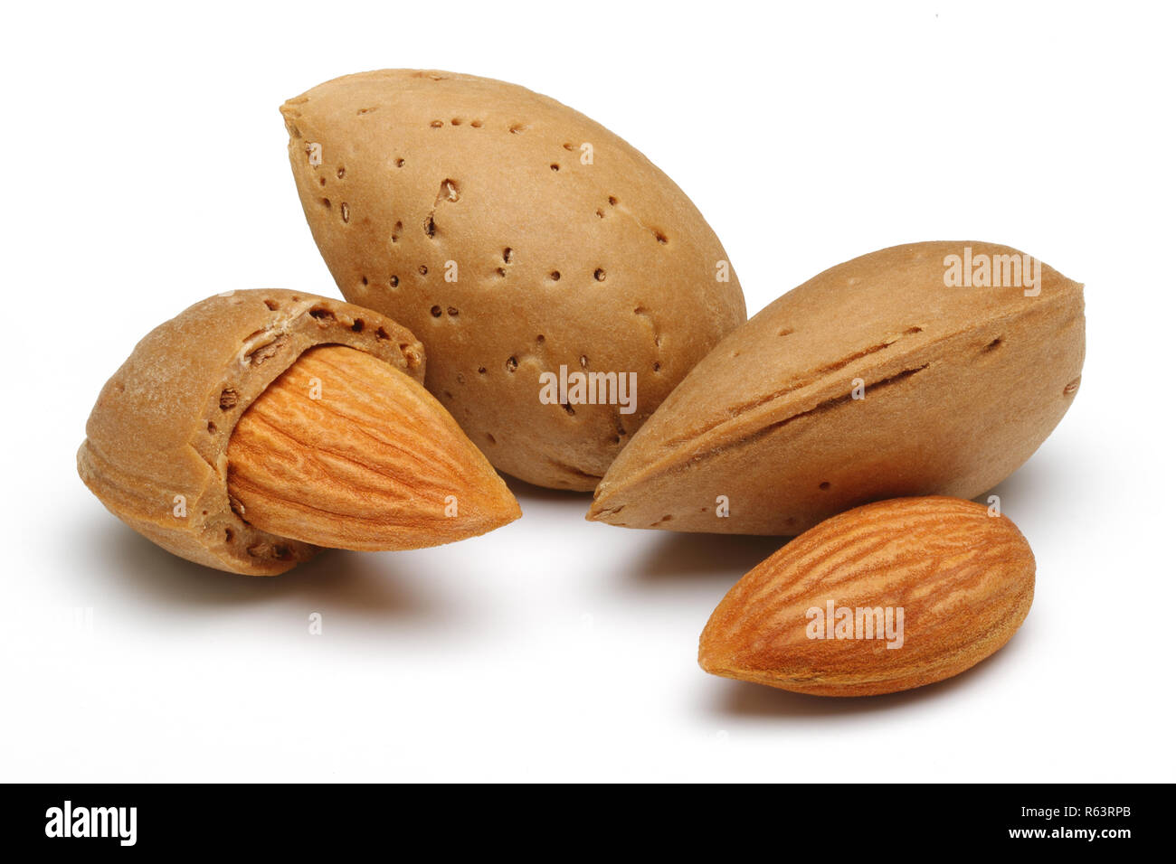 Ganze mandeln -Fotos und -Bildmaterial in hoher Auflösung – Alamy