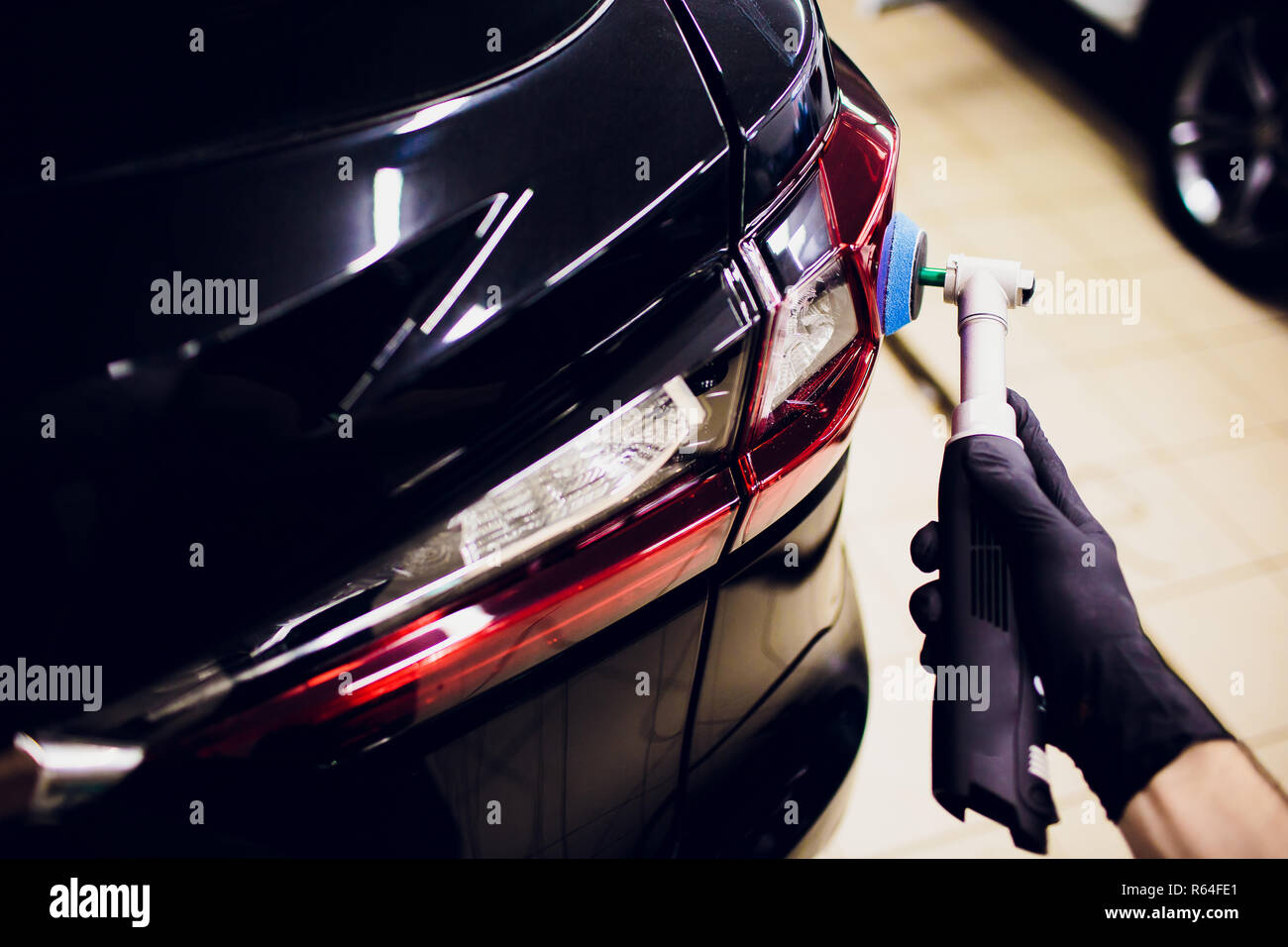 Auto politur Wachs Arbeiter Hände halten Polierer und polnischen ...