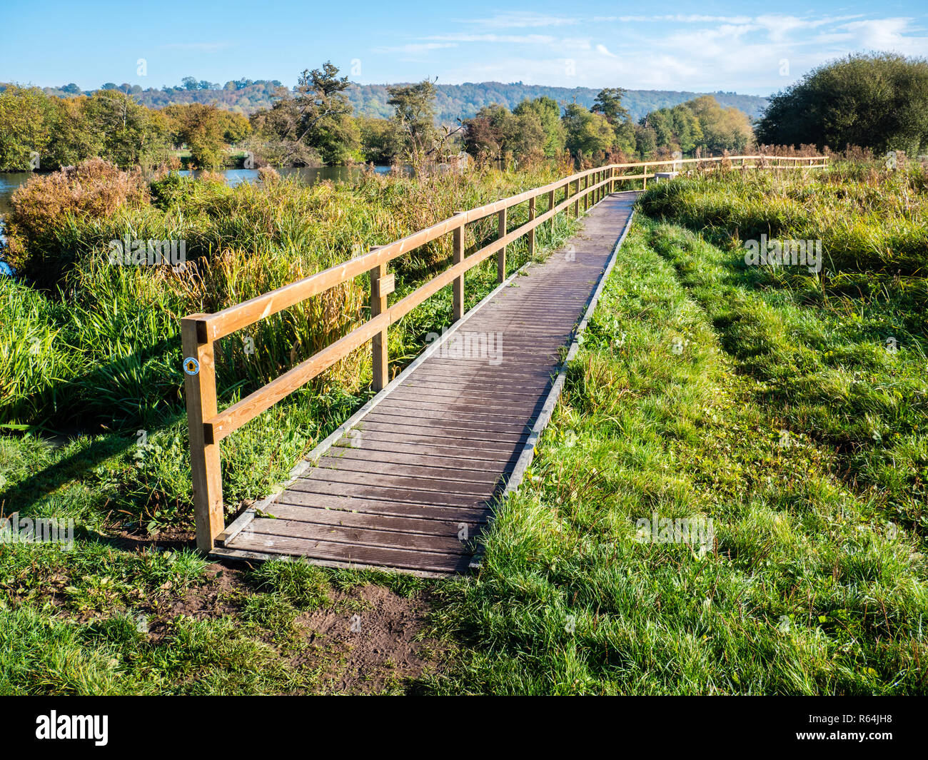 Thames path national trail -Fotos und -Bildmaterial in hoher Auflösung ...