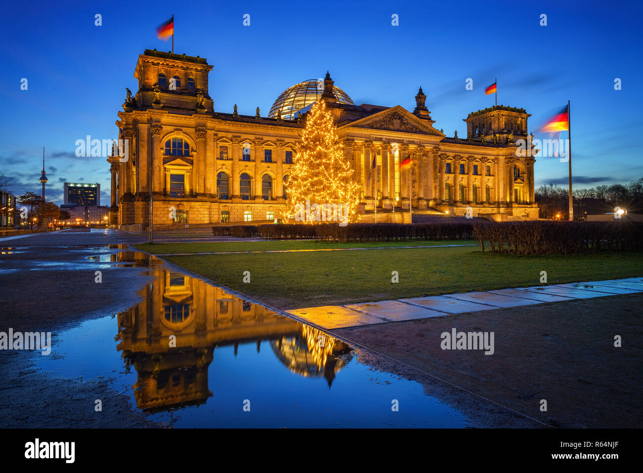 Volkstrauertag reichstag -Fotos und -Bildmaterial in hoher Auflösung – Alamy