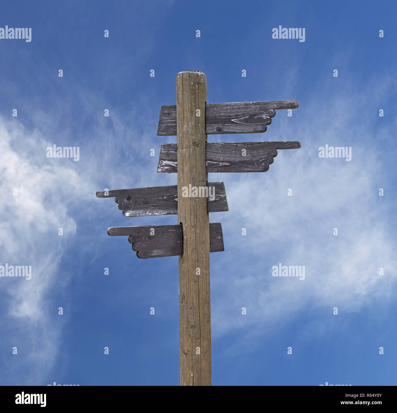 Wegweiser Mit Vier Pfeilen Stockfotos und -bilder Kaufen - Alamy