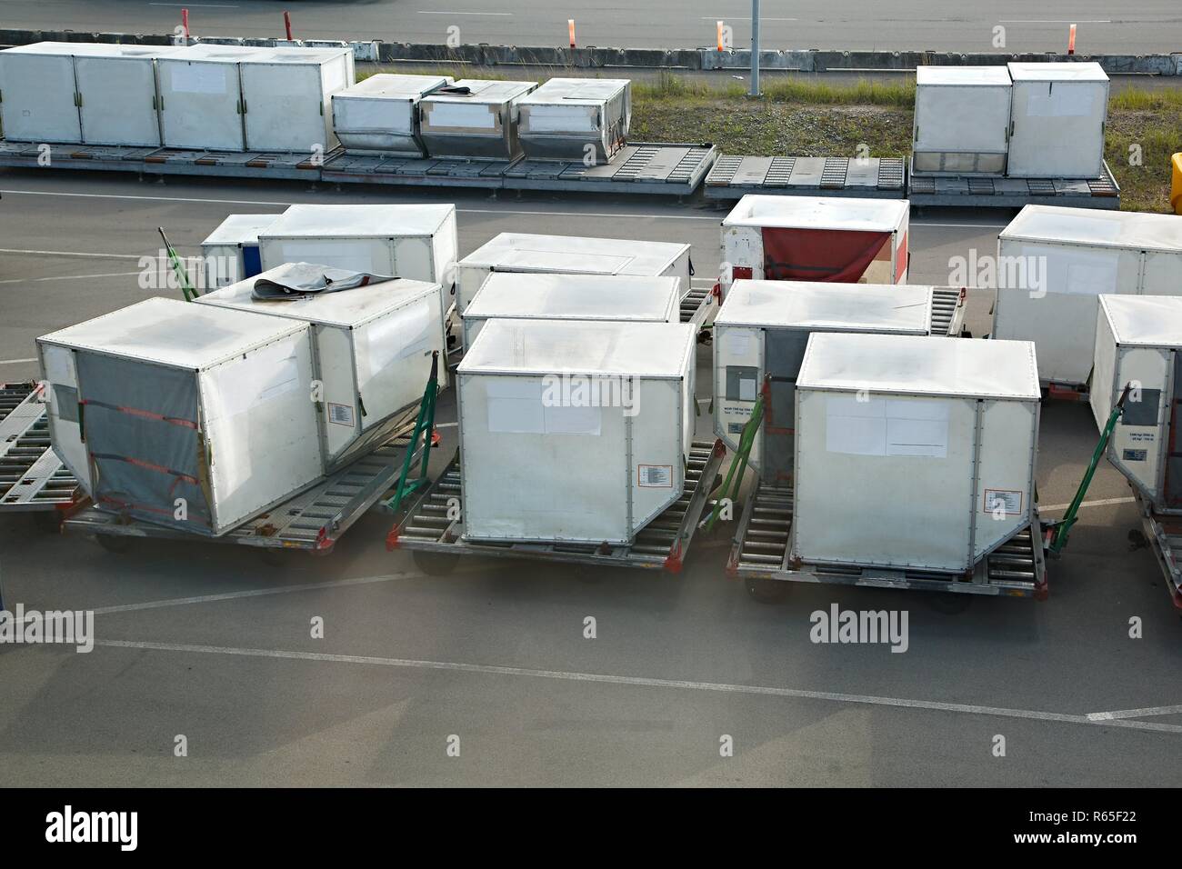 Package freighter -Fotos und -Bildmaterial in hoher Auflösung – Alamy