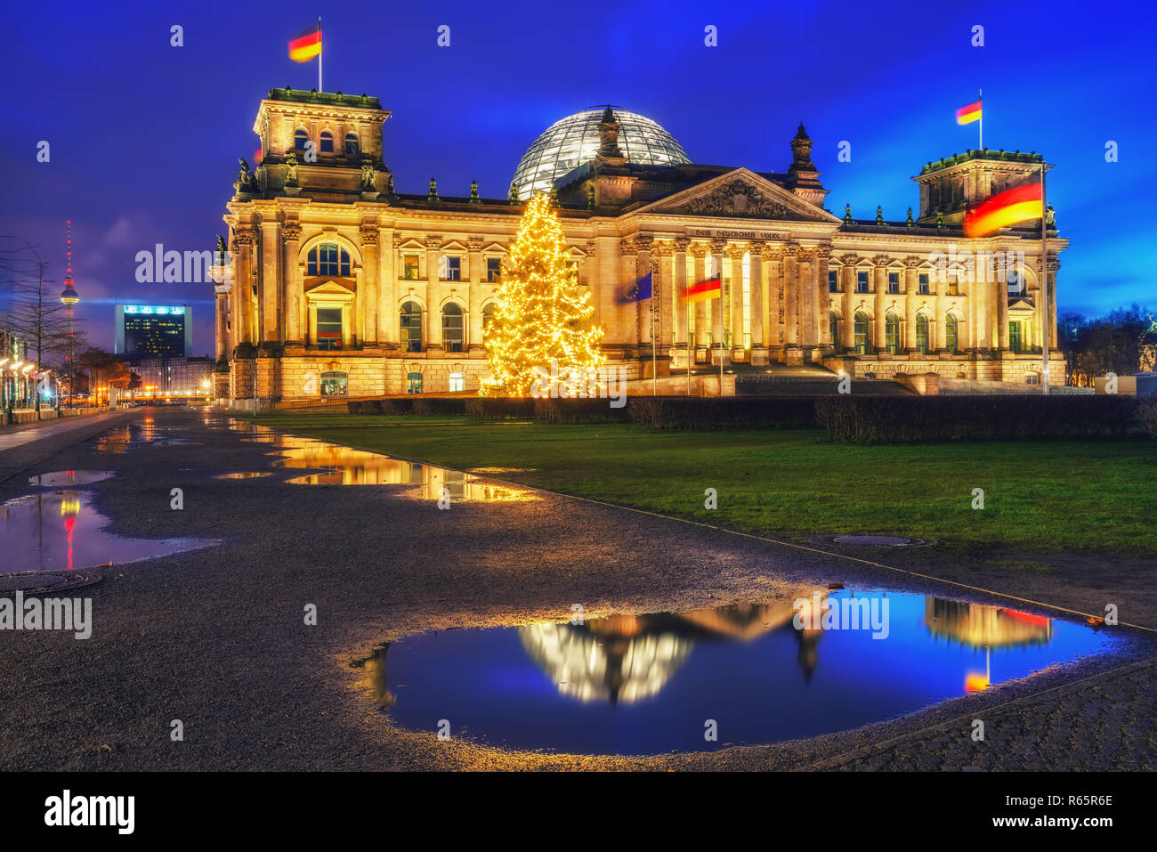 Volkstrauertag reichstag -Fotos und -Bildmaterial in hoher Auflösung – Alamy