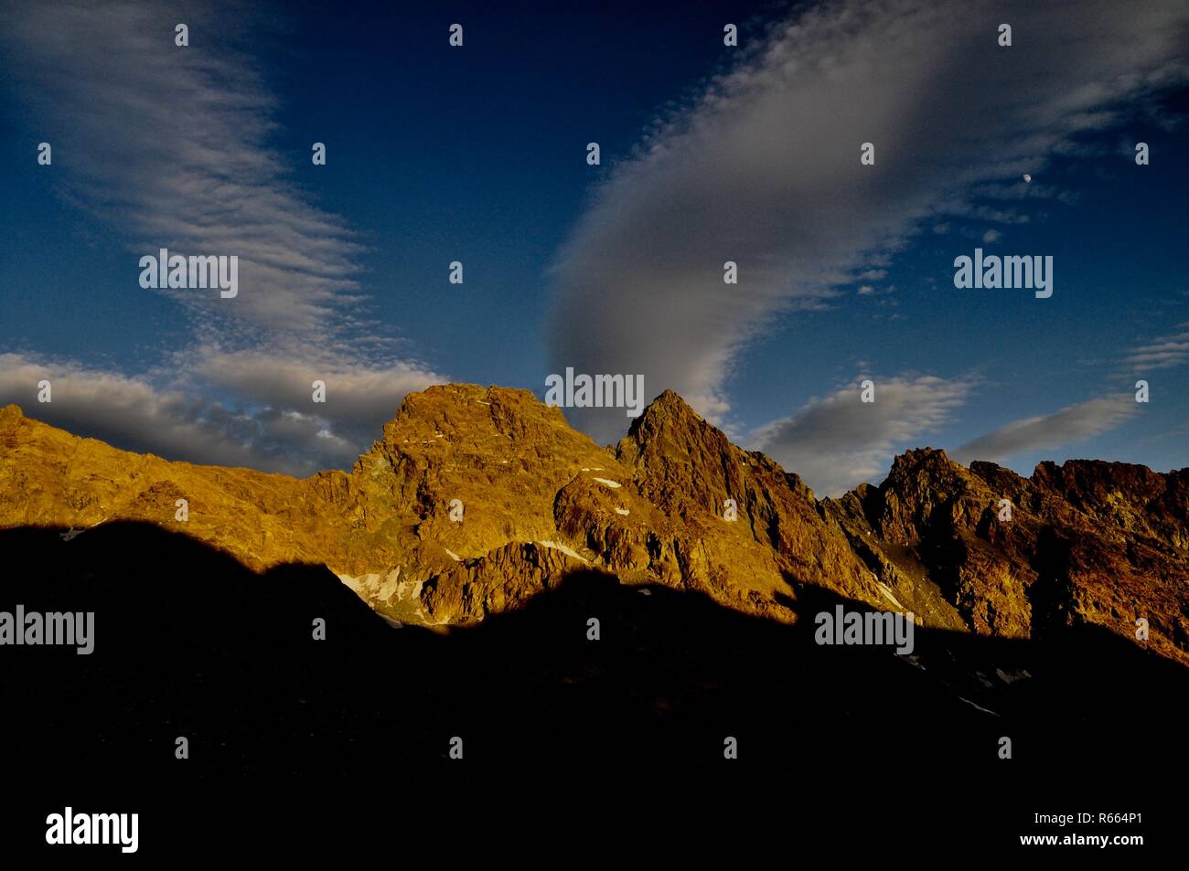 Preda rossa -Fotos und -Bildmaterial in hoher Auflösung – Alamy