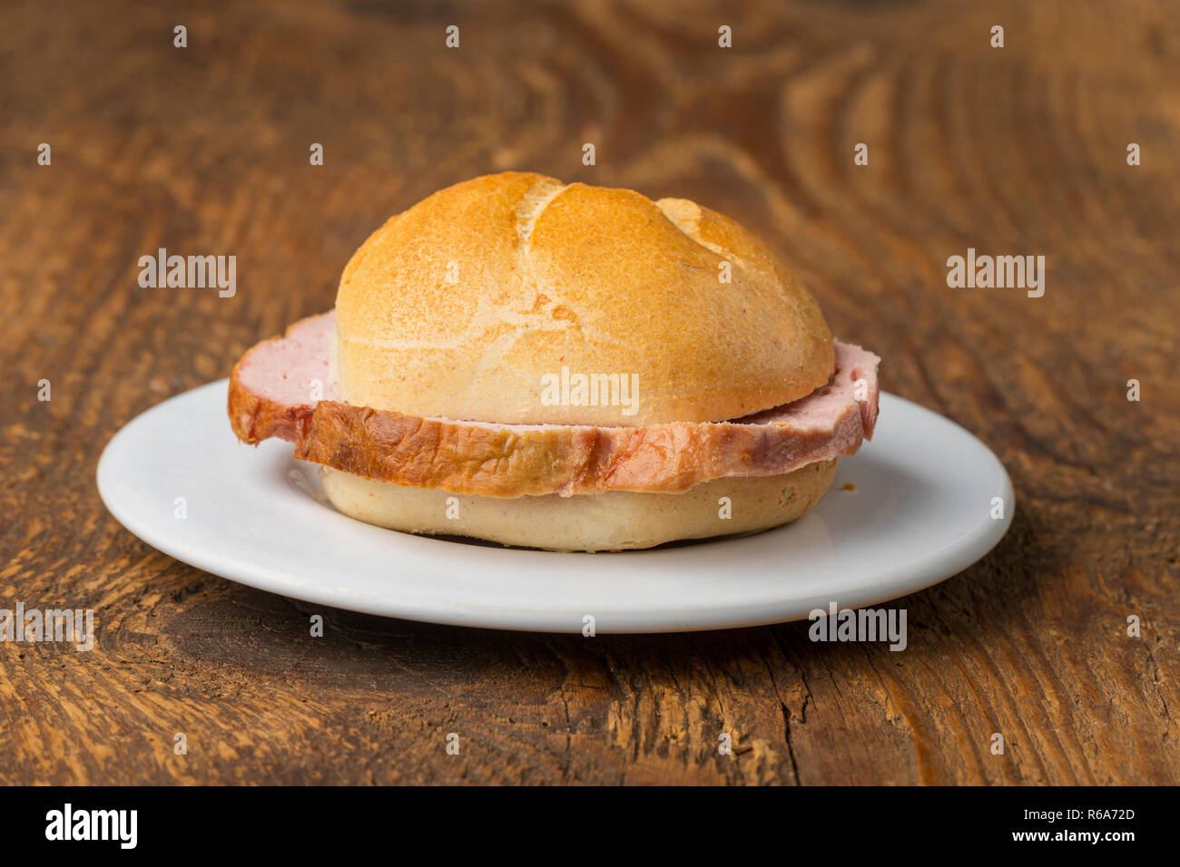 Bayerischer hackbraten leberkase -Fotos und -Bildmaterial in hoher ...