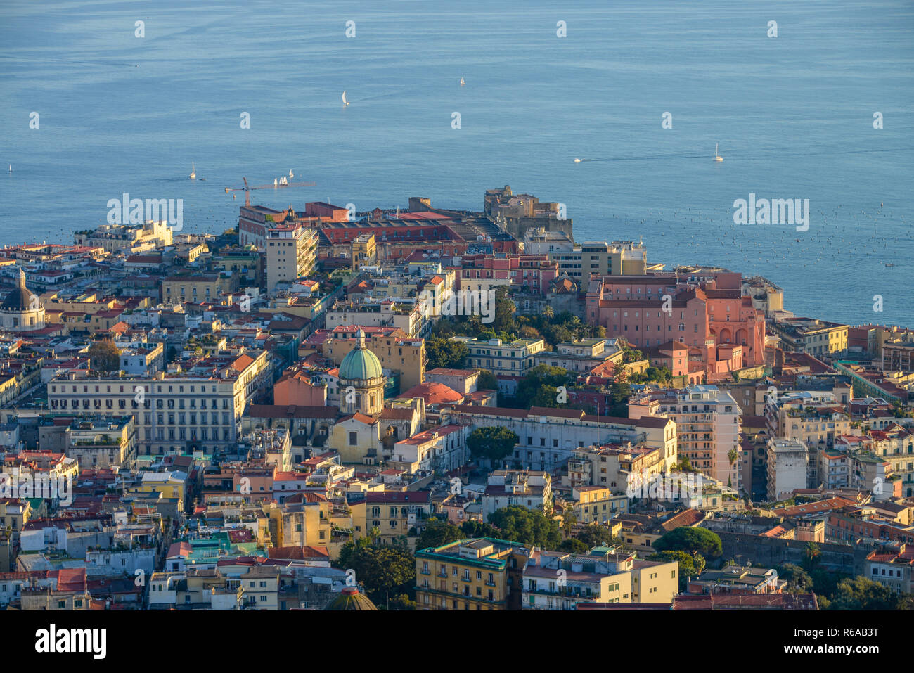 Santa lucia naples italy -Fotos und -Bildmaterial in hoher Auflösung ...