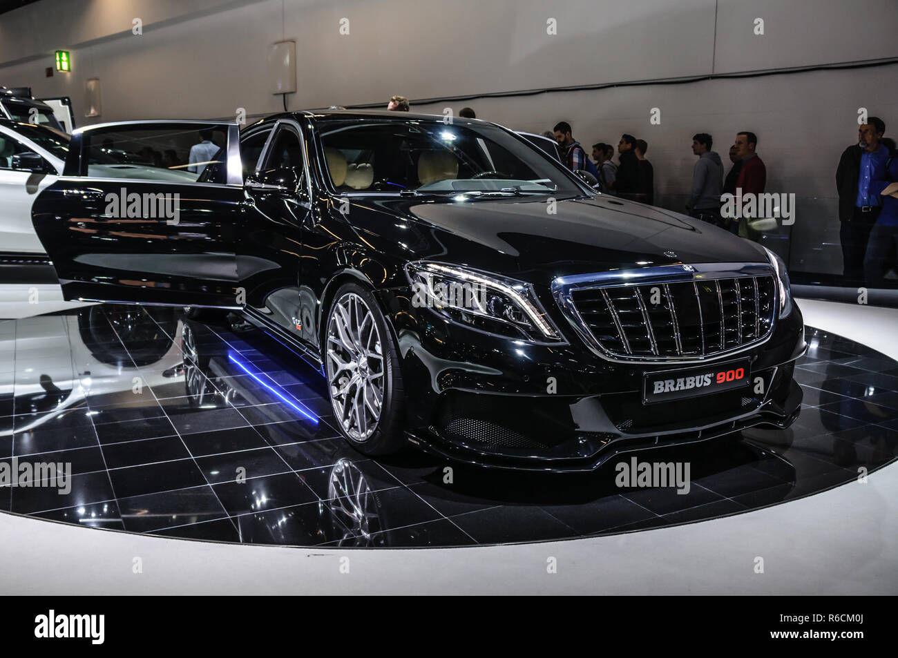 Mercedes brabus 900 -Fotos und -Bildmaterial in hoher Auflösung – Alamy