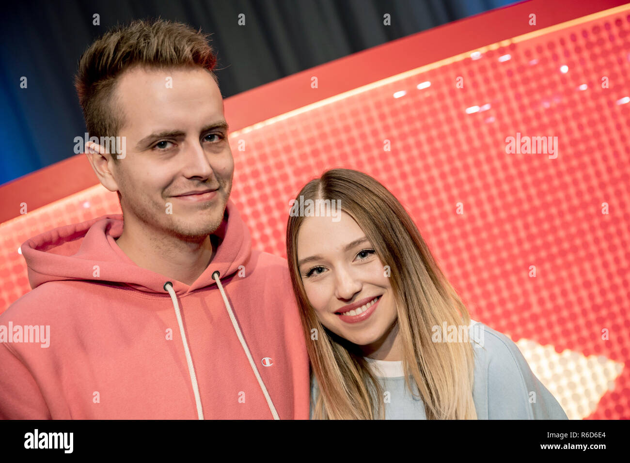 Berlin, Deutschland. 05 Dez, 2018. YouTuber paar Julian'Julienco ...