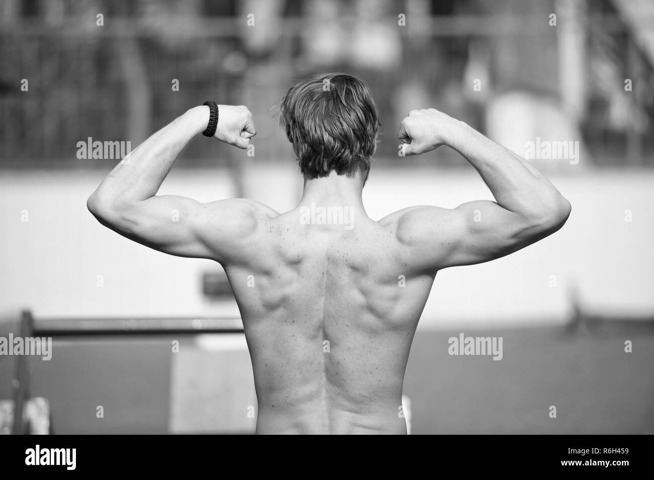 Muskulöser rücken -Fotos und -Bildmaterial in hoher Auflösung – Alamy
