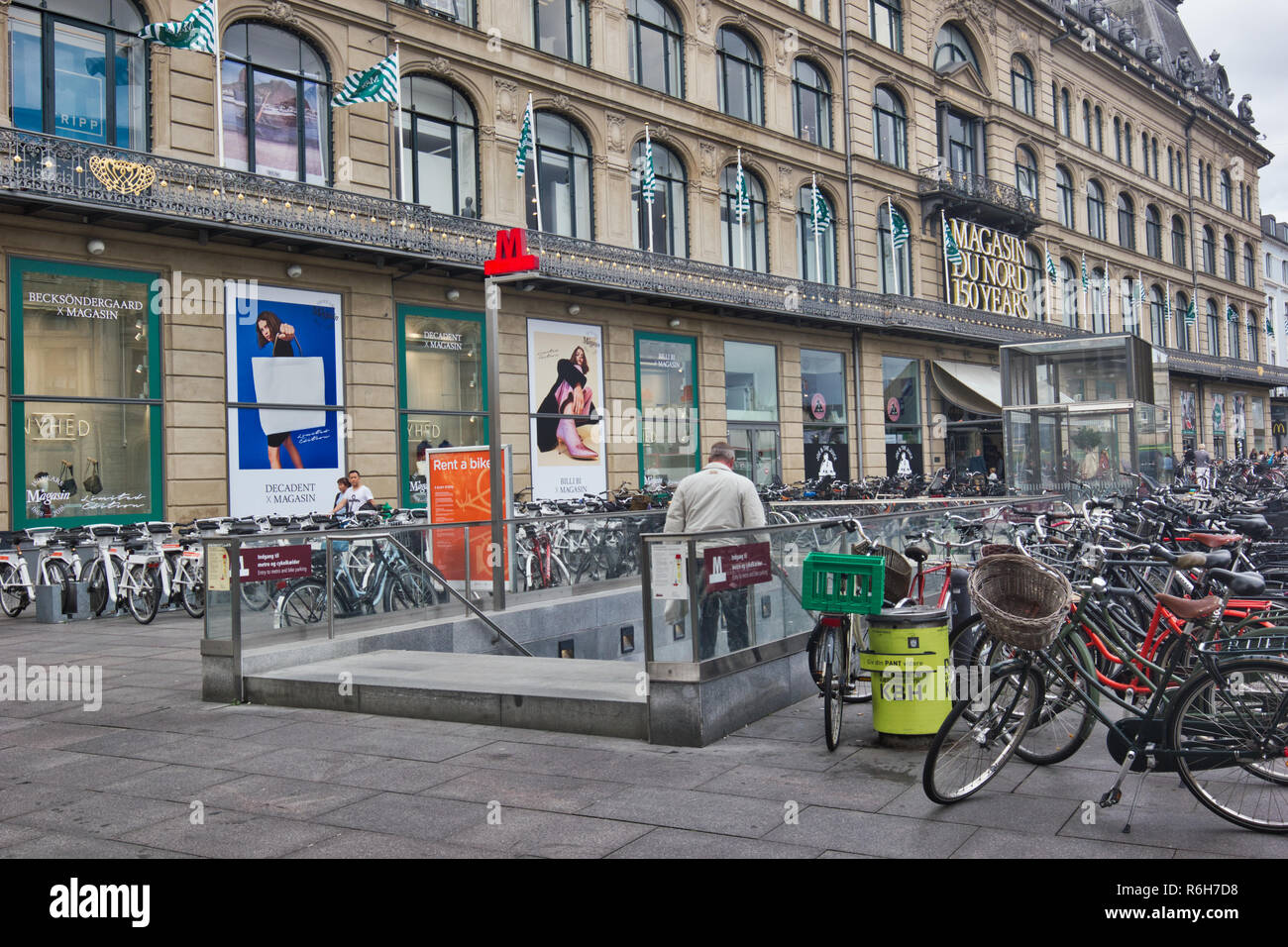 Copenhagen metro station -Fotos und -Bildmaterial in hoher Auflösung ...