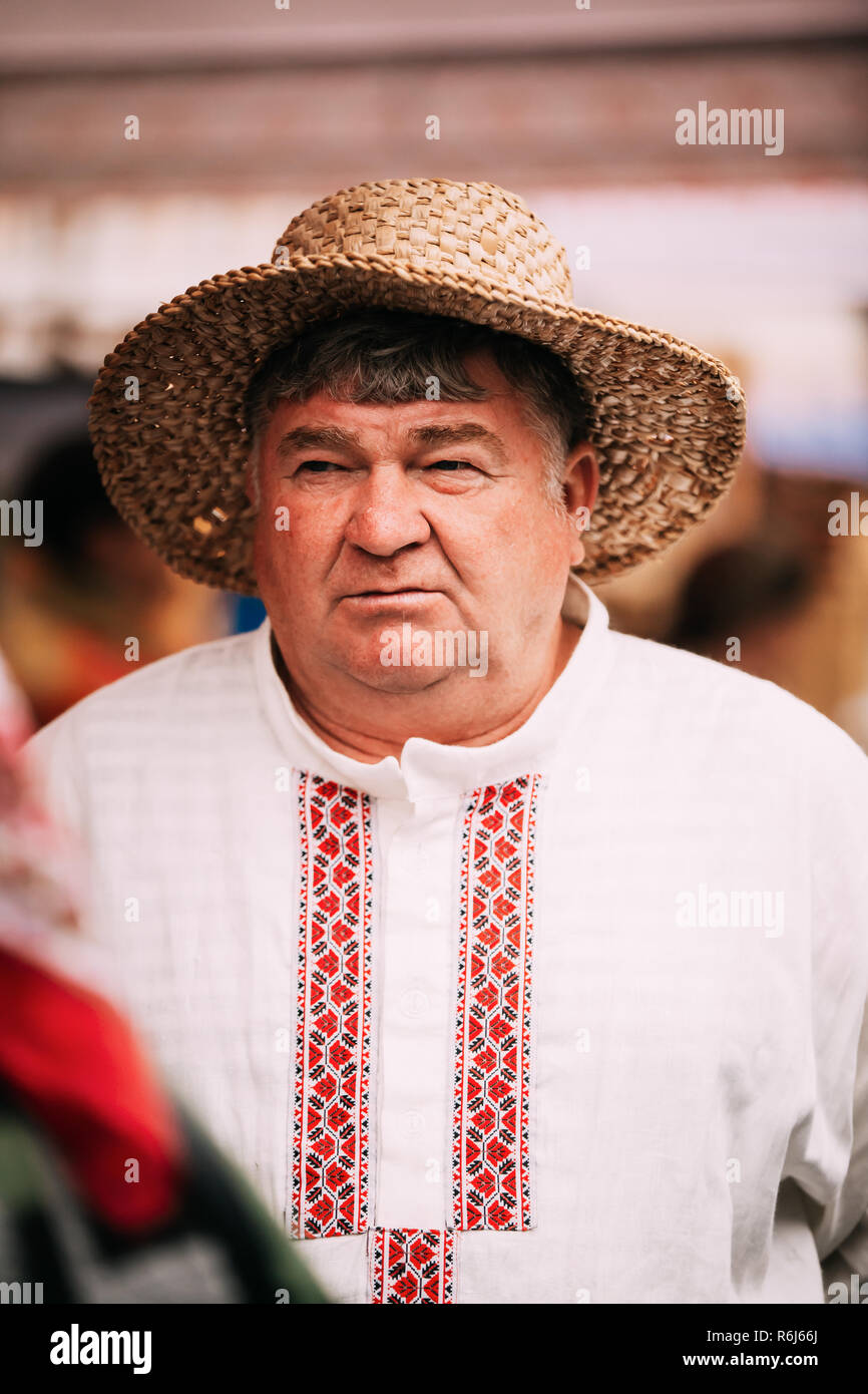 Russia folklore man -Fotos und -Bildmaterial in hoher Auflösung – Alamy