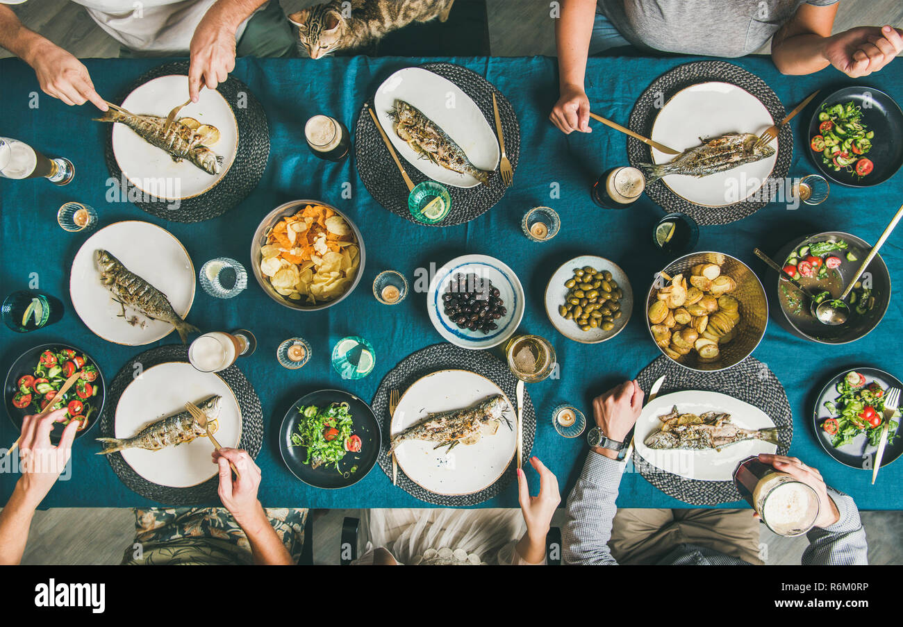 Essen und Trinken Menschen Stockfotos und -bilder Kaufen - Alamy
