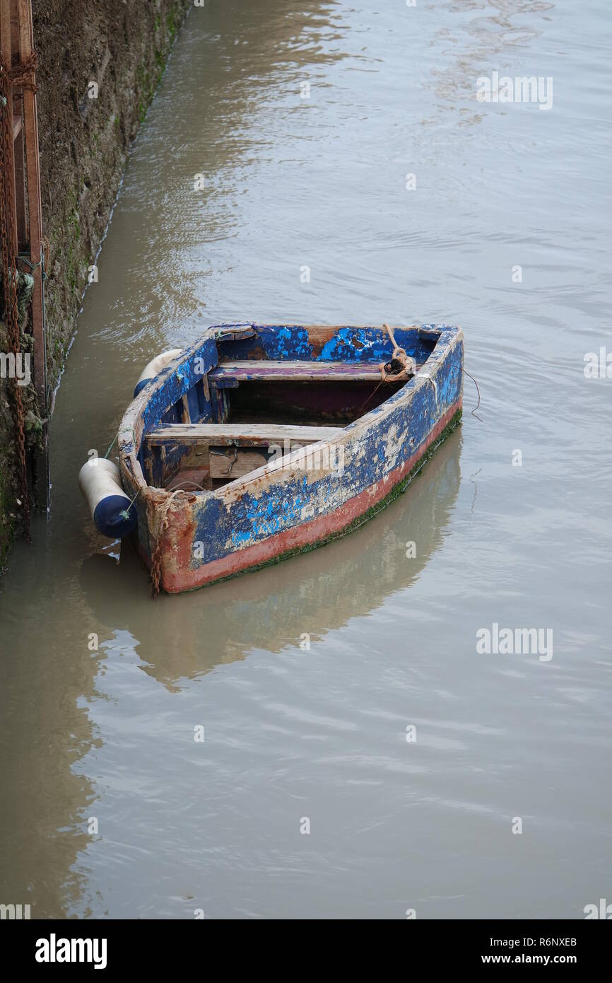 Altes ruderboot -Fotos und -Bildmaterial in hoher Auflösung – Alamy
