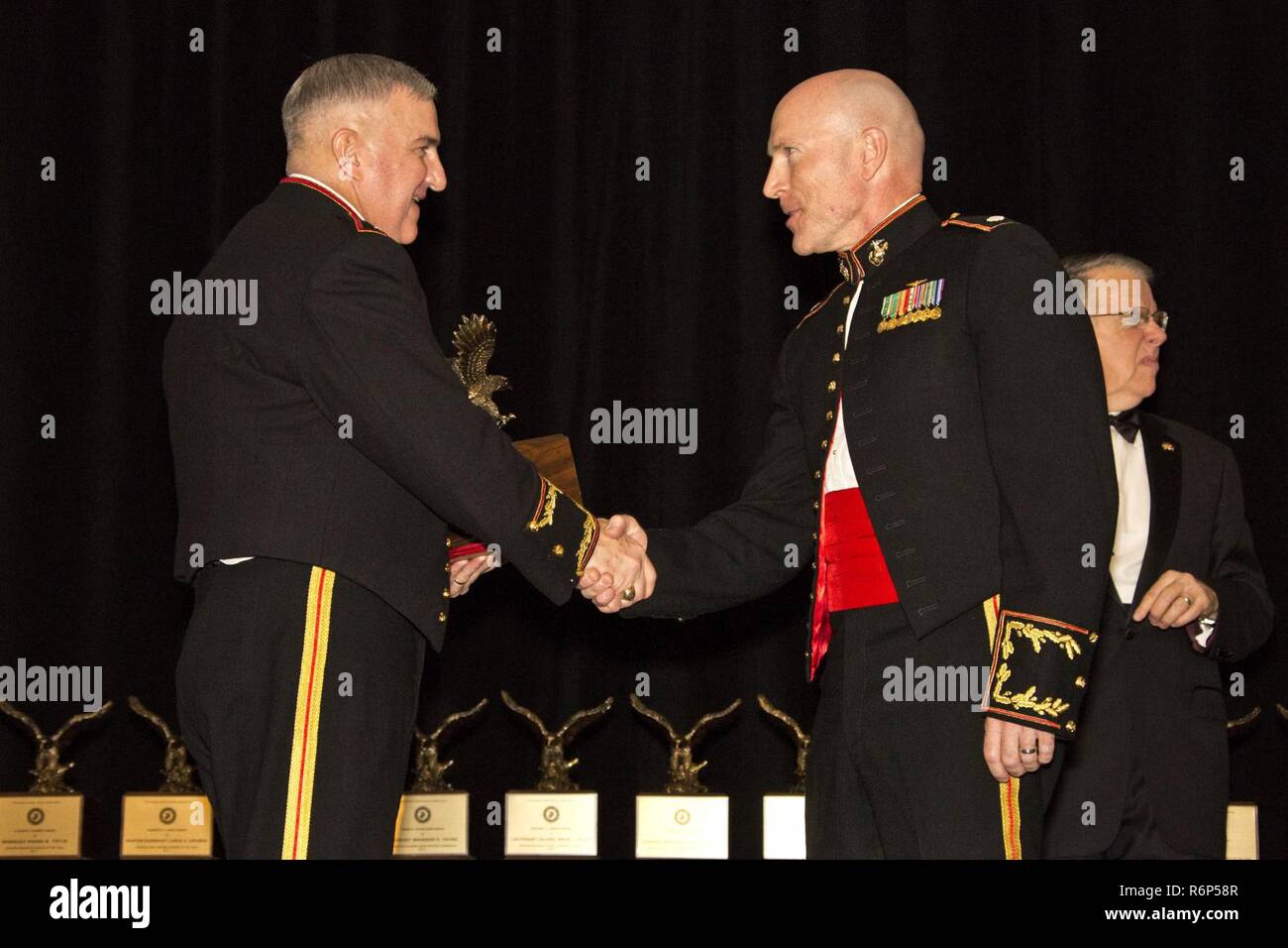 Us Marine Corps Gen. Glenn M. Walters, 34th stellvertretender ...