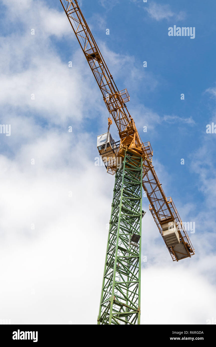 Baukran auf der Baustelle in Deutschland Stockfotografie - Alamy