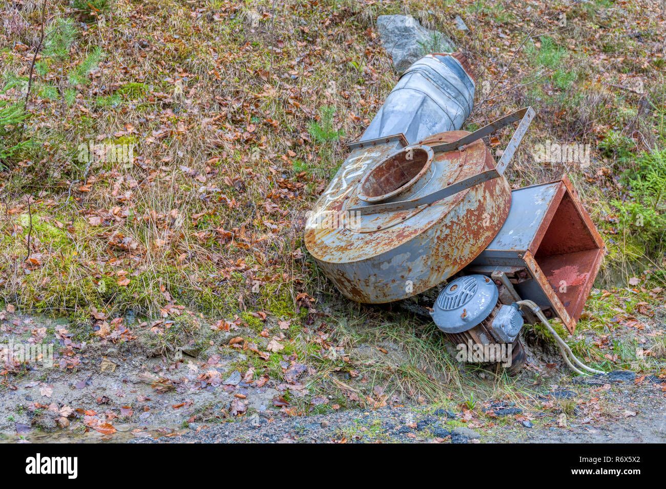 Industrielle Metall Schrott Maschinen durch am Straßenrand gedumpten ...