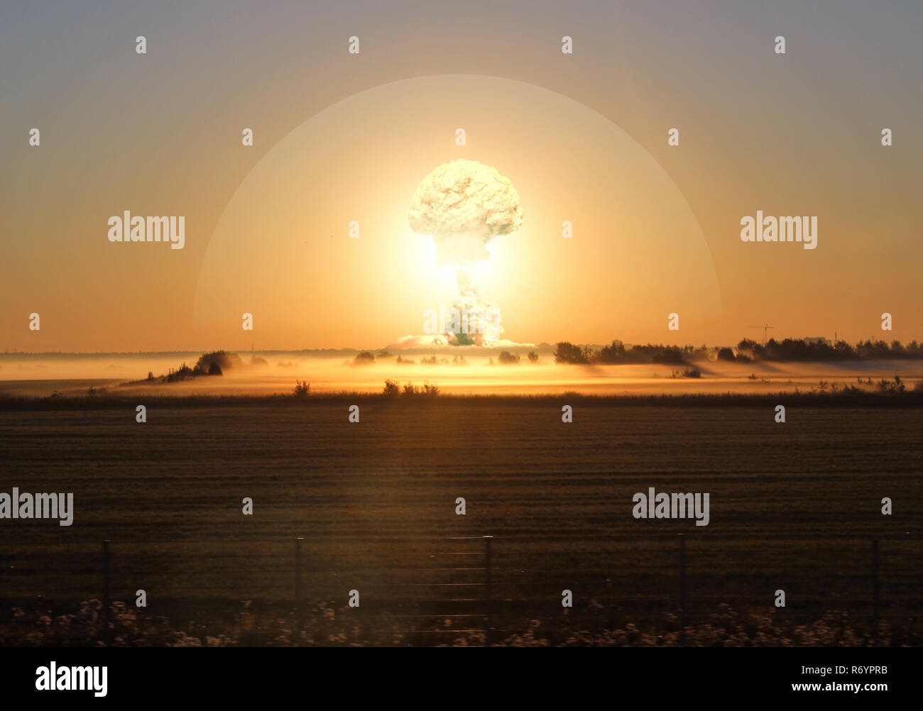 Atombombe explosion -Fotos und -Bildmaterial in hoher Auflösung – Alamy